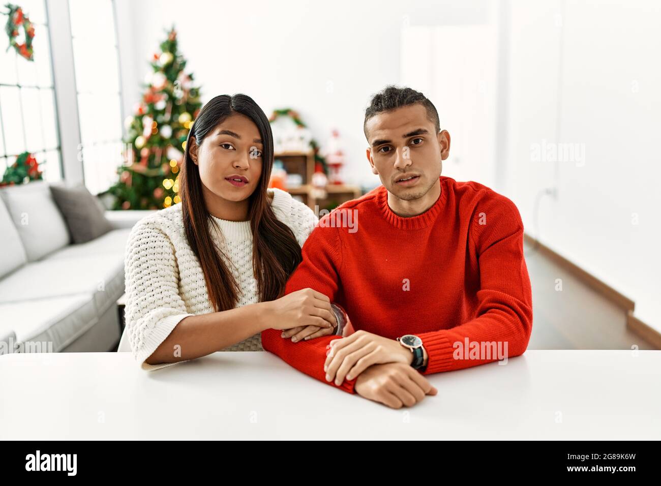 Couple indifferent table hi-res stock photography and images - Alamy