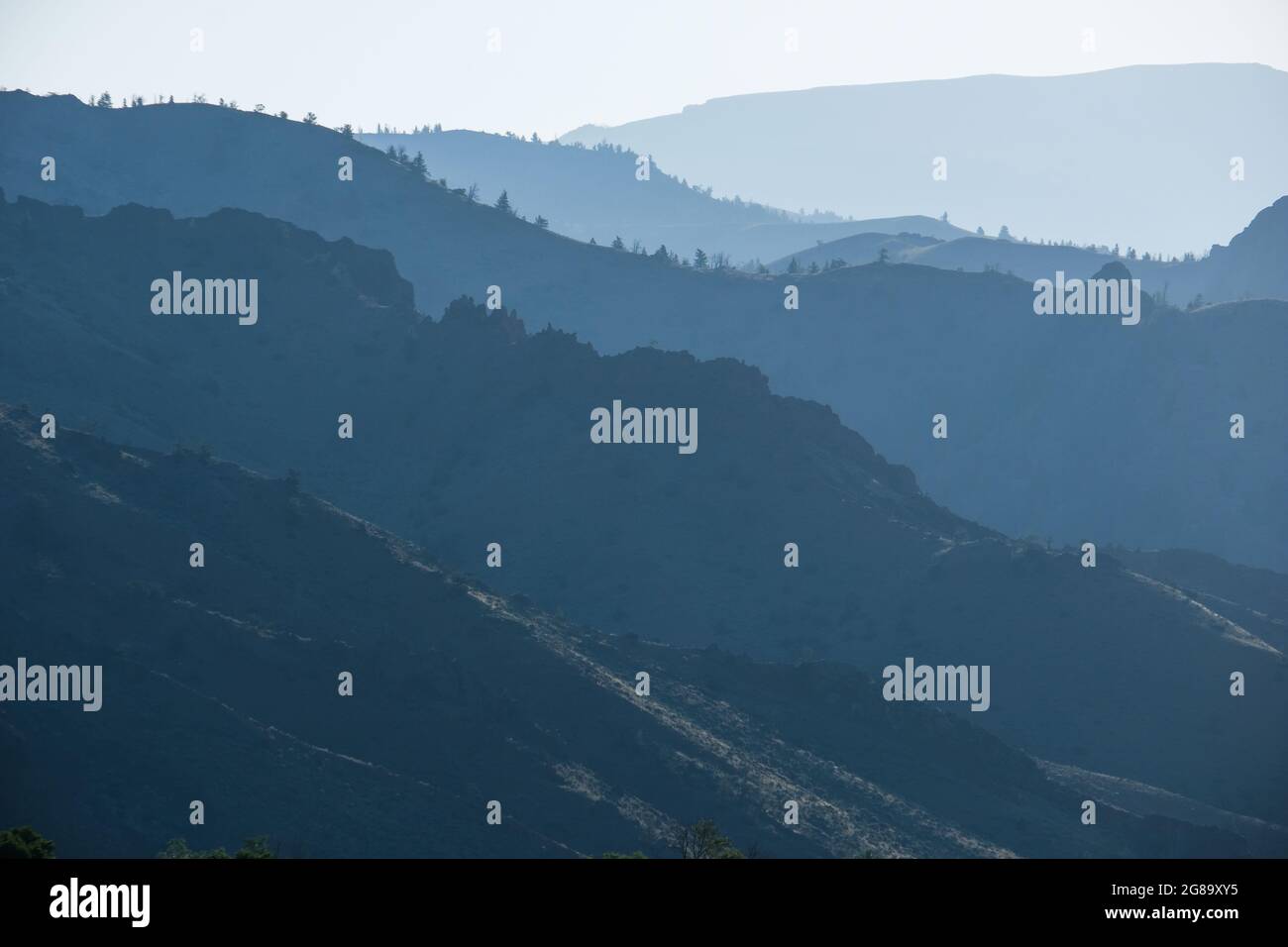 Ridges on ridges mountains hi-res stock photography and images - Alamy