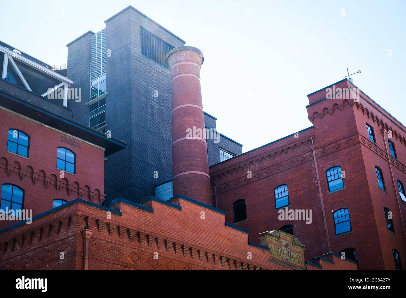 Downtown brick buildings hi-res stock photography and images - Alamy