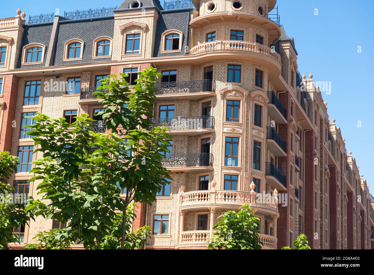 Modern apartment complex design. Panoramic view Stock Photo - Alamy