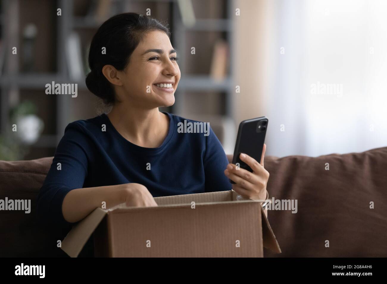 Device unpack hi-res stock photography and images - Alamy