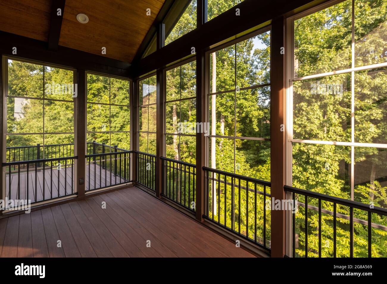 Sun Porch Windows High Resolution Stock Photography and Images - Alamy