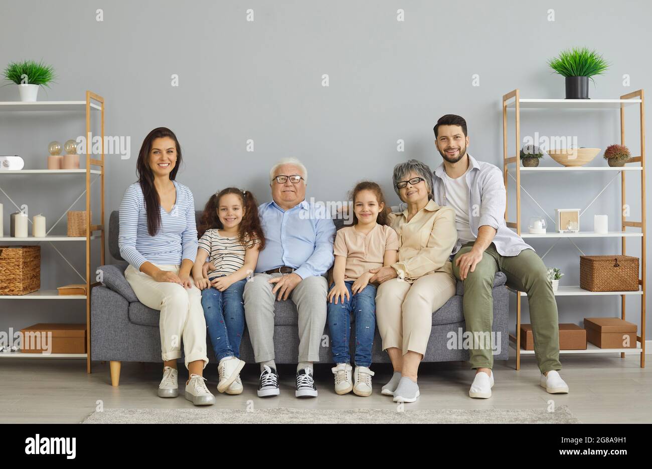 Multi generational family hi-res stock photography and images - Alamy