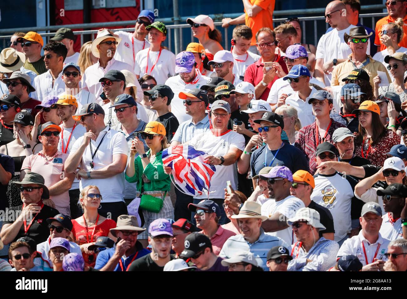 Formula 1 fans silverstone 2021 hi-res stock photography and images - Alamy
