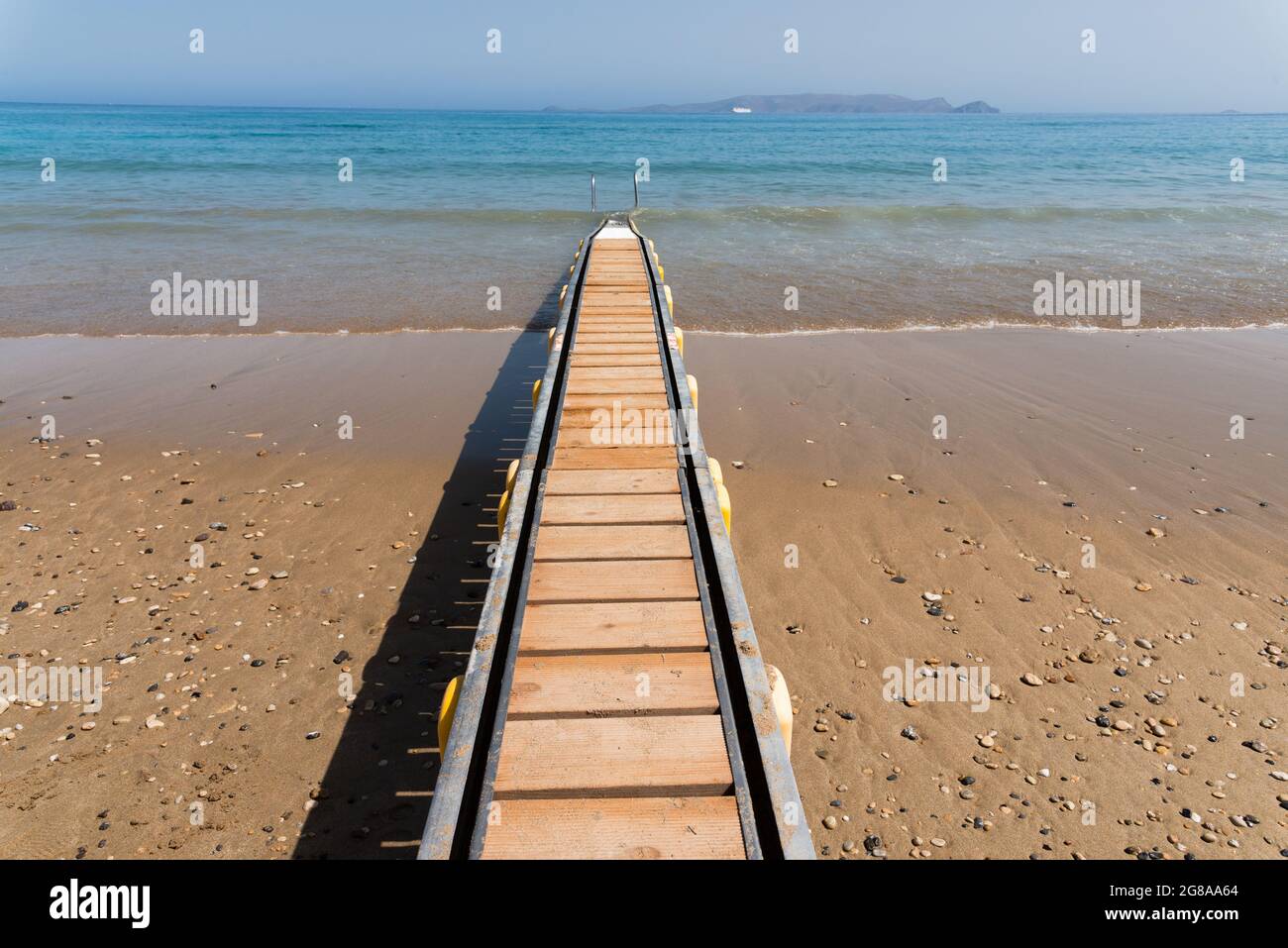 Beach railings ramp hi-res stock photography and images - Alamy