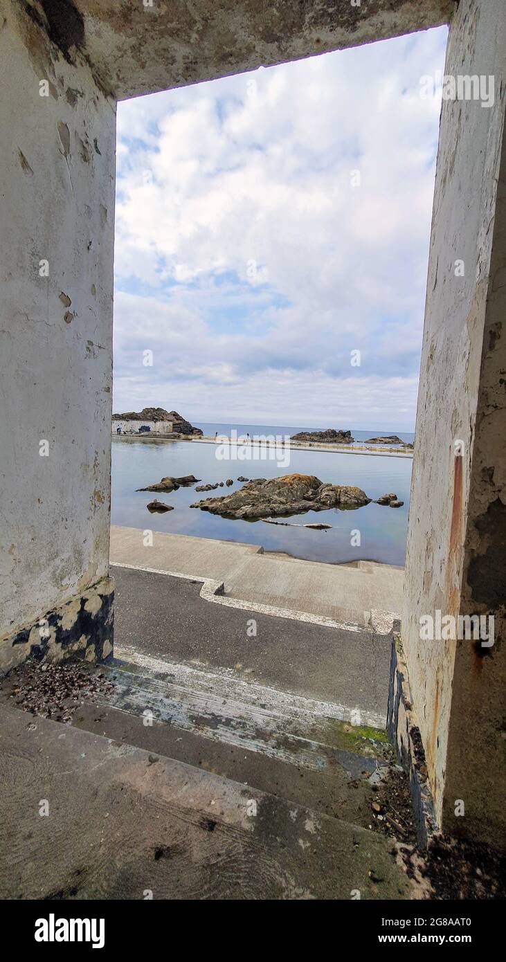 Derelict outdoor swimming pool at Tarlair, Banff, Scotland Stock Photo ...