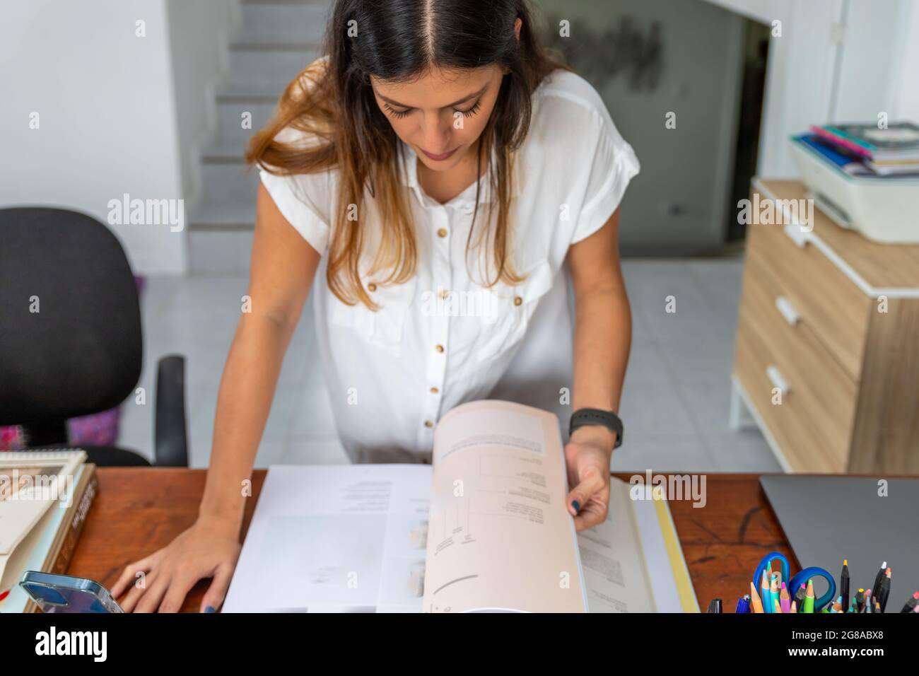 Large open book hi-res stock photography and images - Alamy