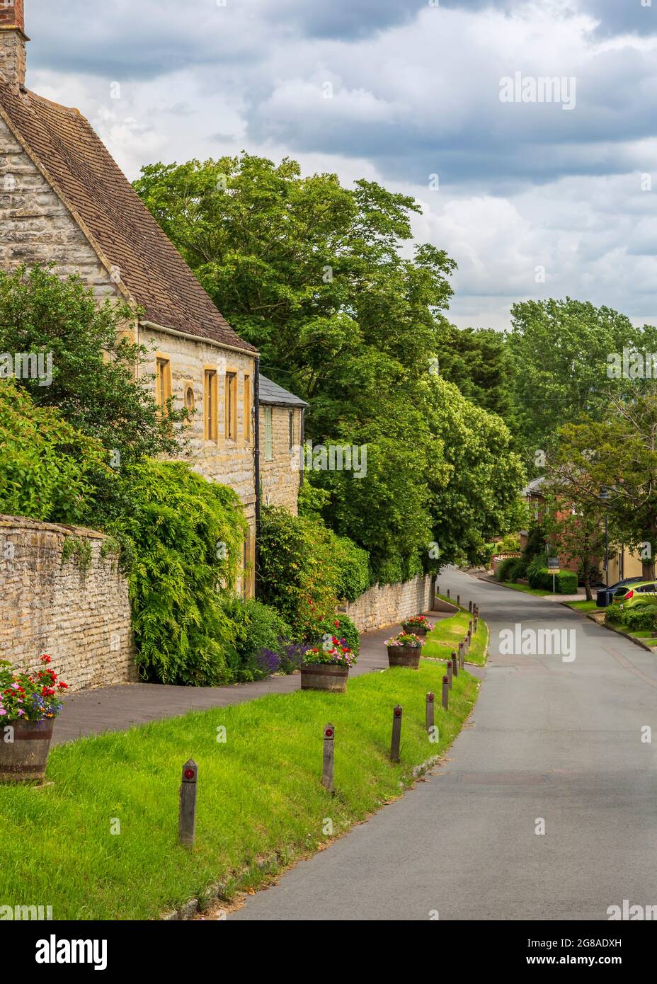 St. Peter's Church in the Worcestershire village of Pebworth Stock ...