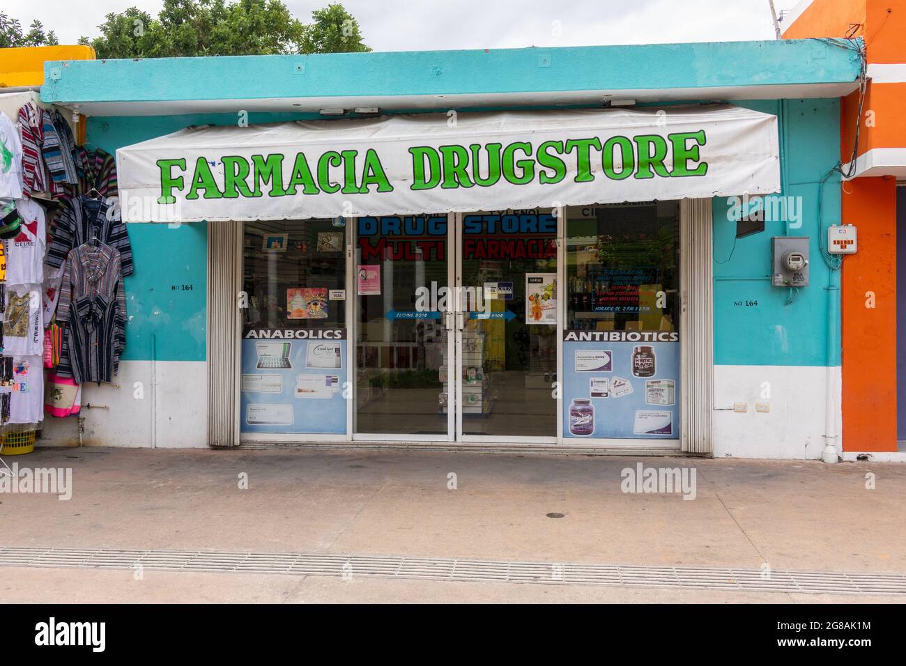 Pharmacy store front hi-res stock photography and images - Alamy