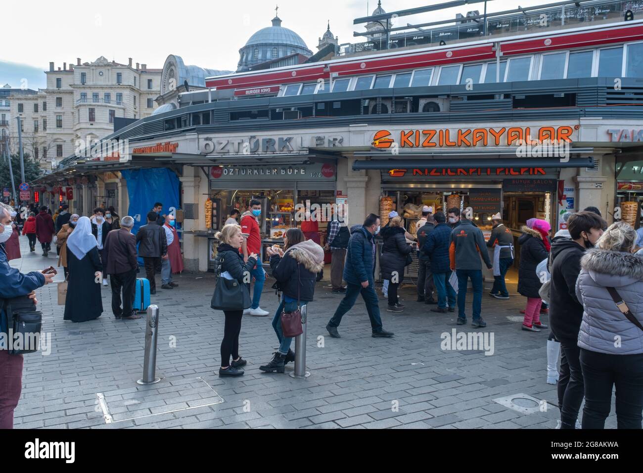 Street food cart istanbul turkey hi-res stock photography and images ...