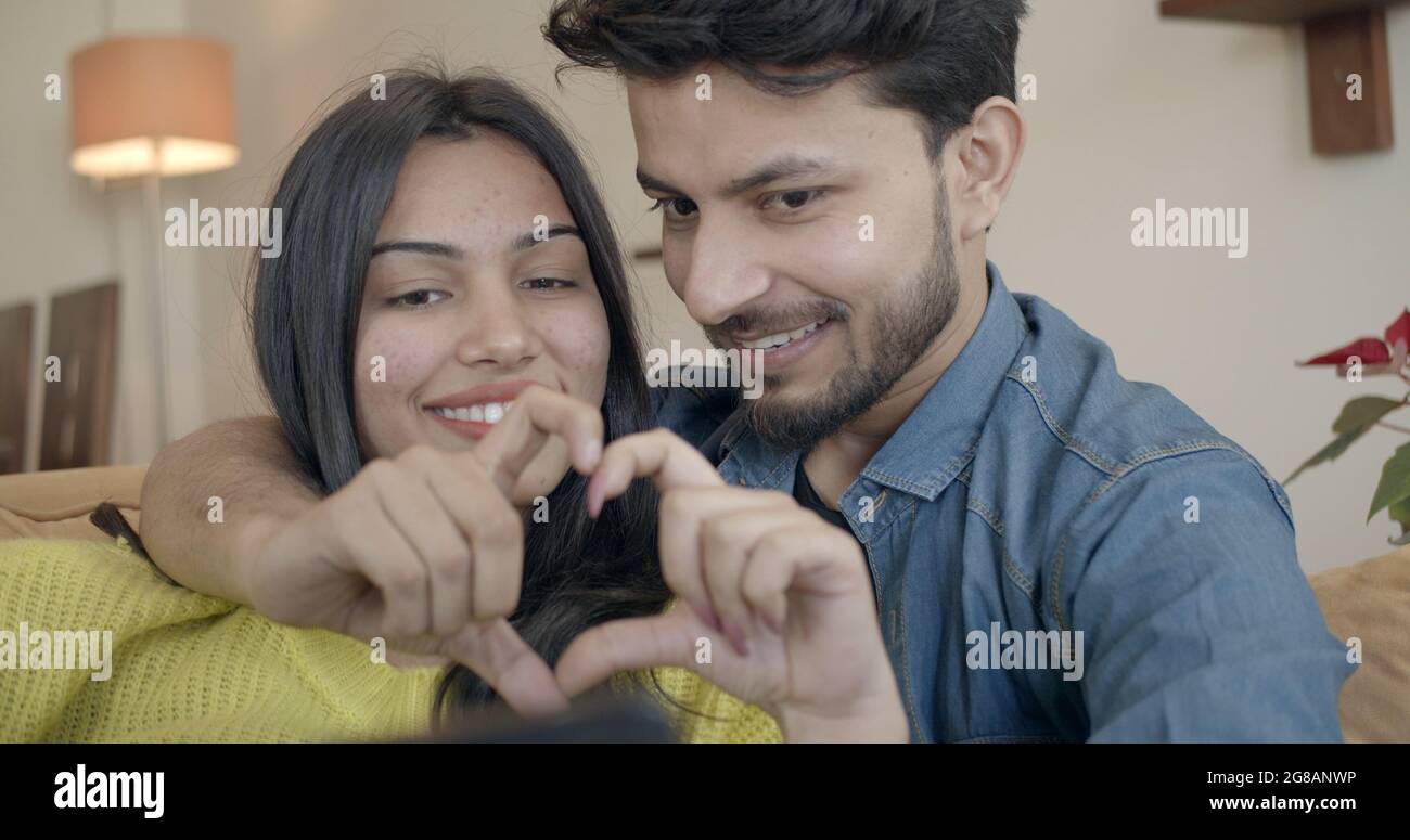 Indian valentine couple hi-res stock photography and images - Alamy