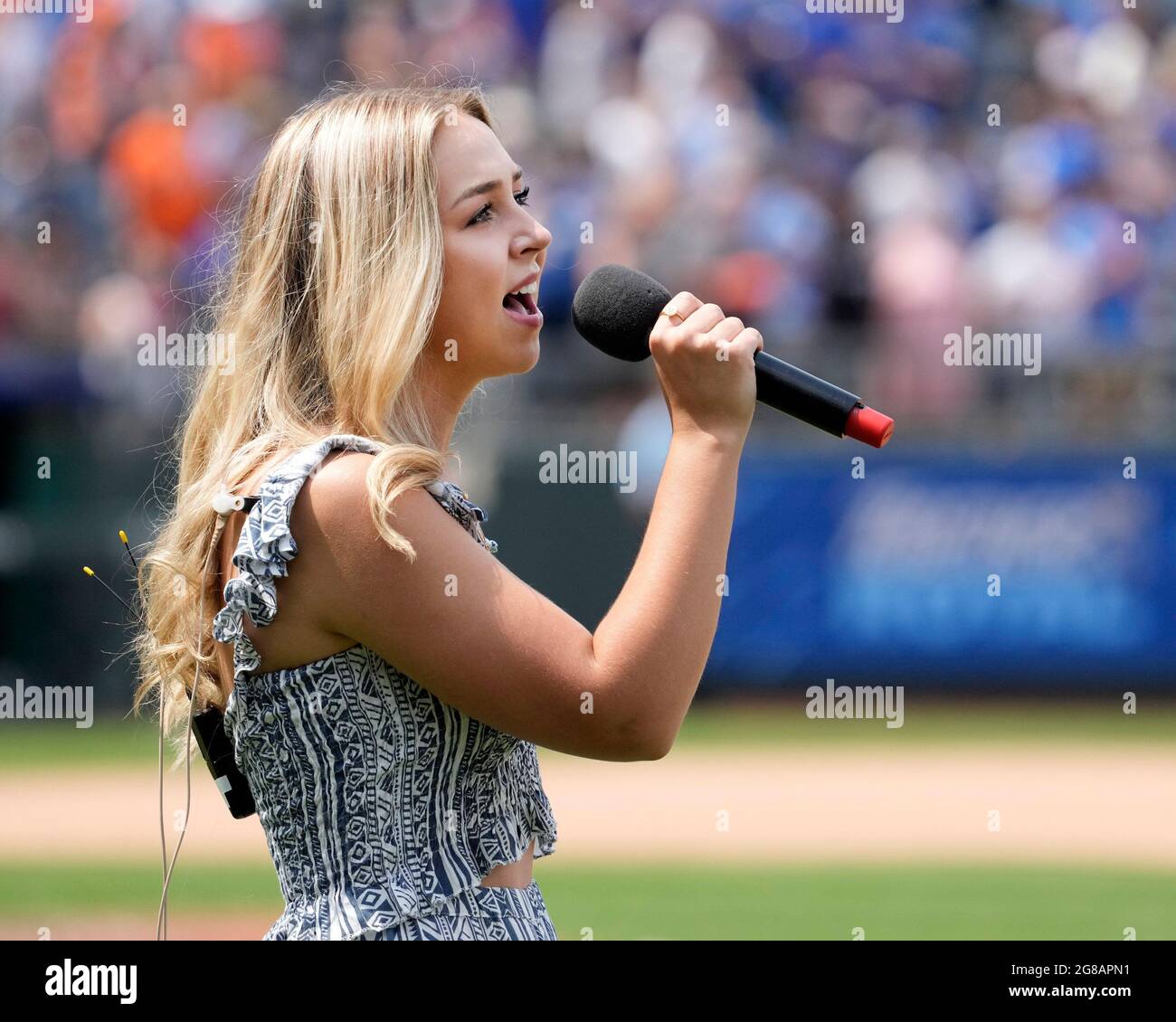 Stadium god bless america hi-res stock photography and images - Alamy
