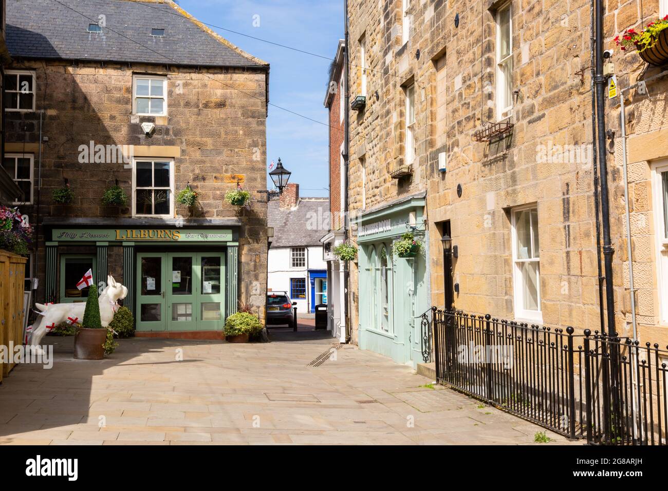 Alnwick town northumberland uk hi-res stock photography and images - Alamy
