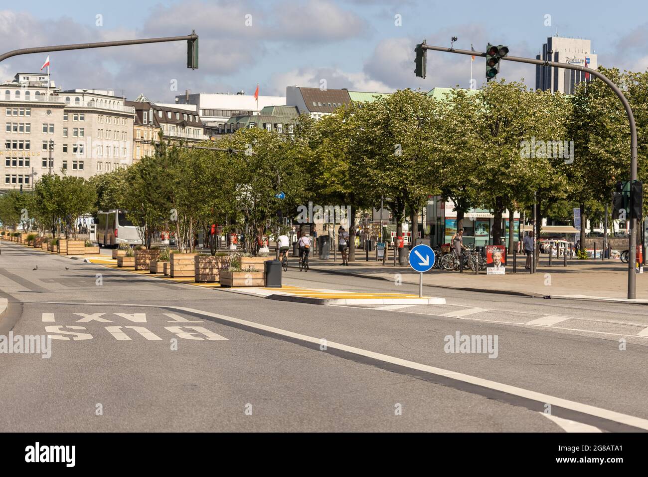 The Street Jungfernstieg In Summer Time Stock Photo - Alamy