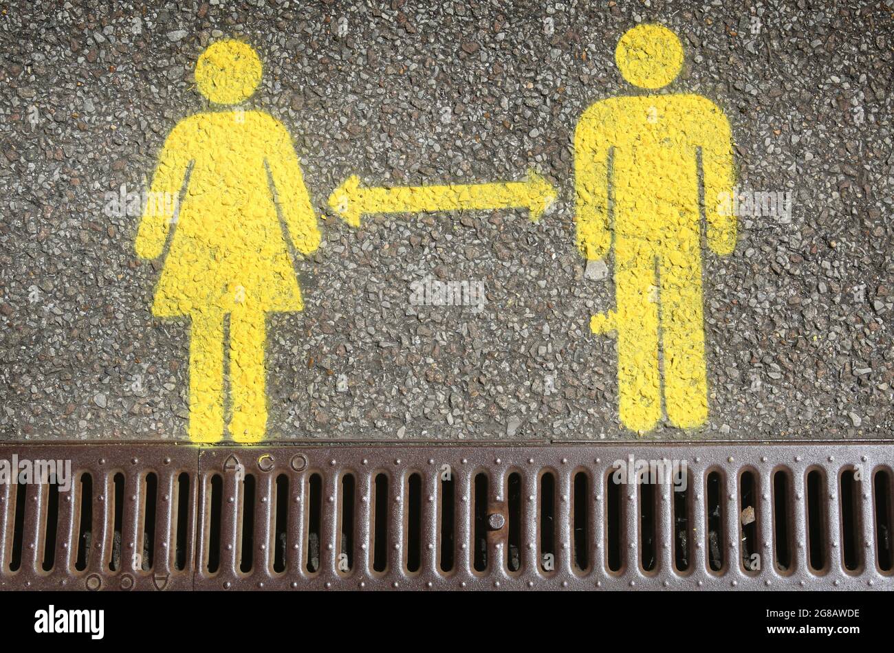 Social distancing sign on the London Underground, during the covid 19 ...