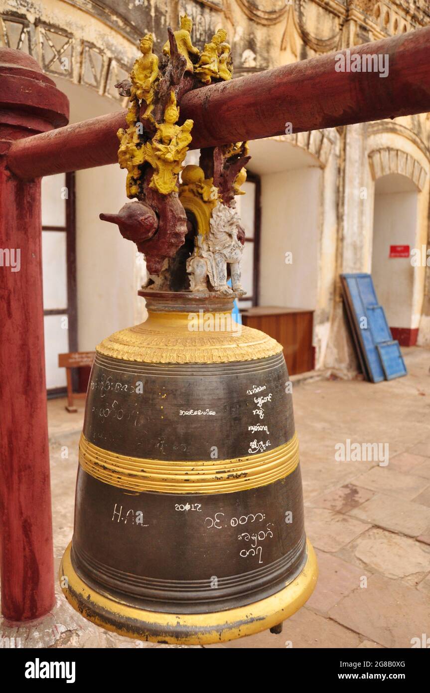 Burmese ancient bell hi-res stock photography and images - Alamy