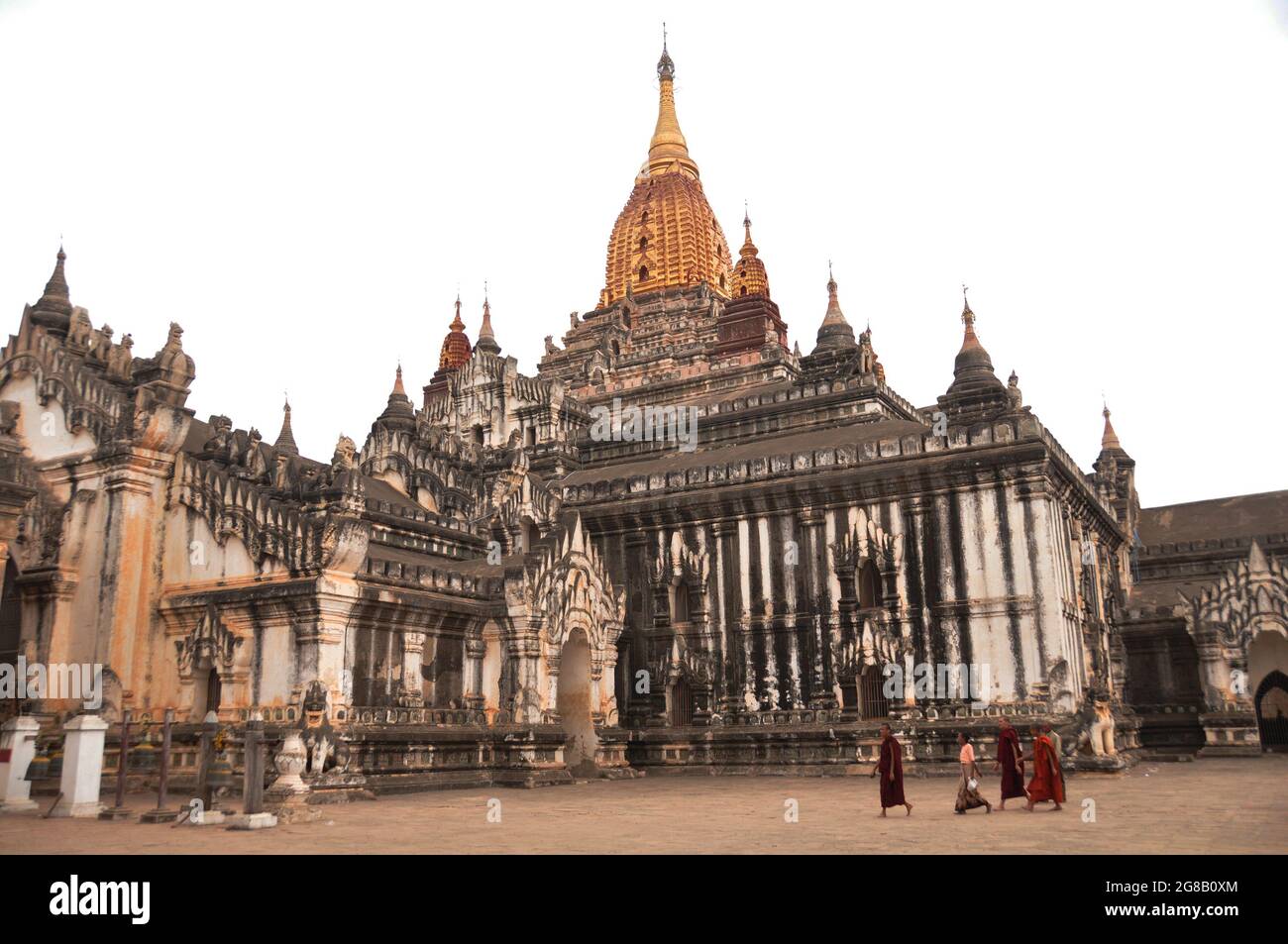 Burma monk and burmese people and foreign travelers travel visit ...