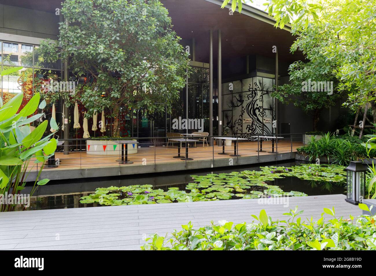 วิว Velaa, Sindhorn Village, Langsuan Road, Bangkok Stock Photo - Alamy