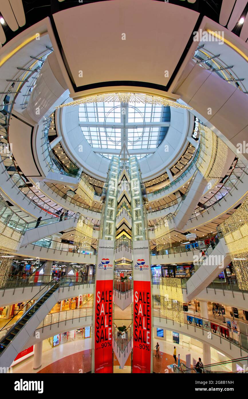 Shopping plaza hi-res stock photography and images - Alamy