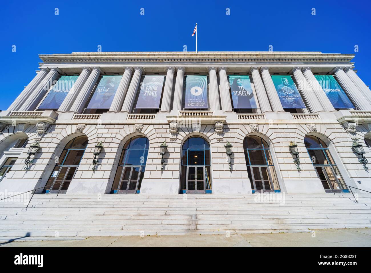San francisco opera house hi-res stock photography and images - Alamy