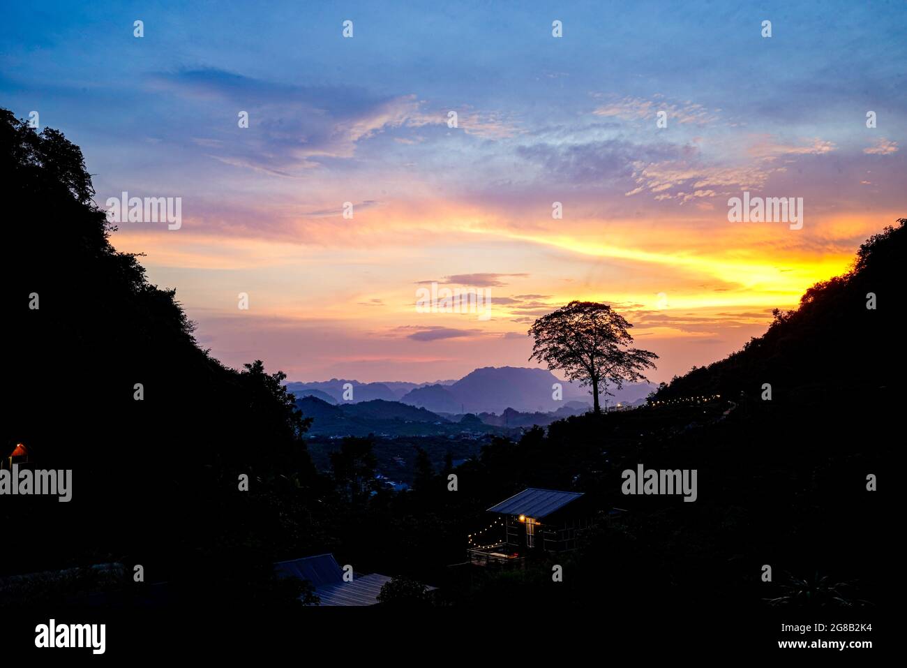 Nice valley hi-res stock photography and images - Alamy