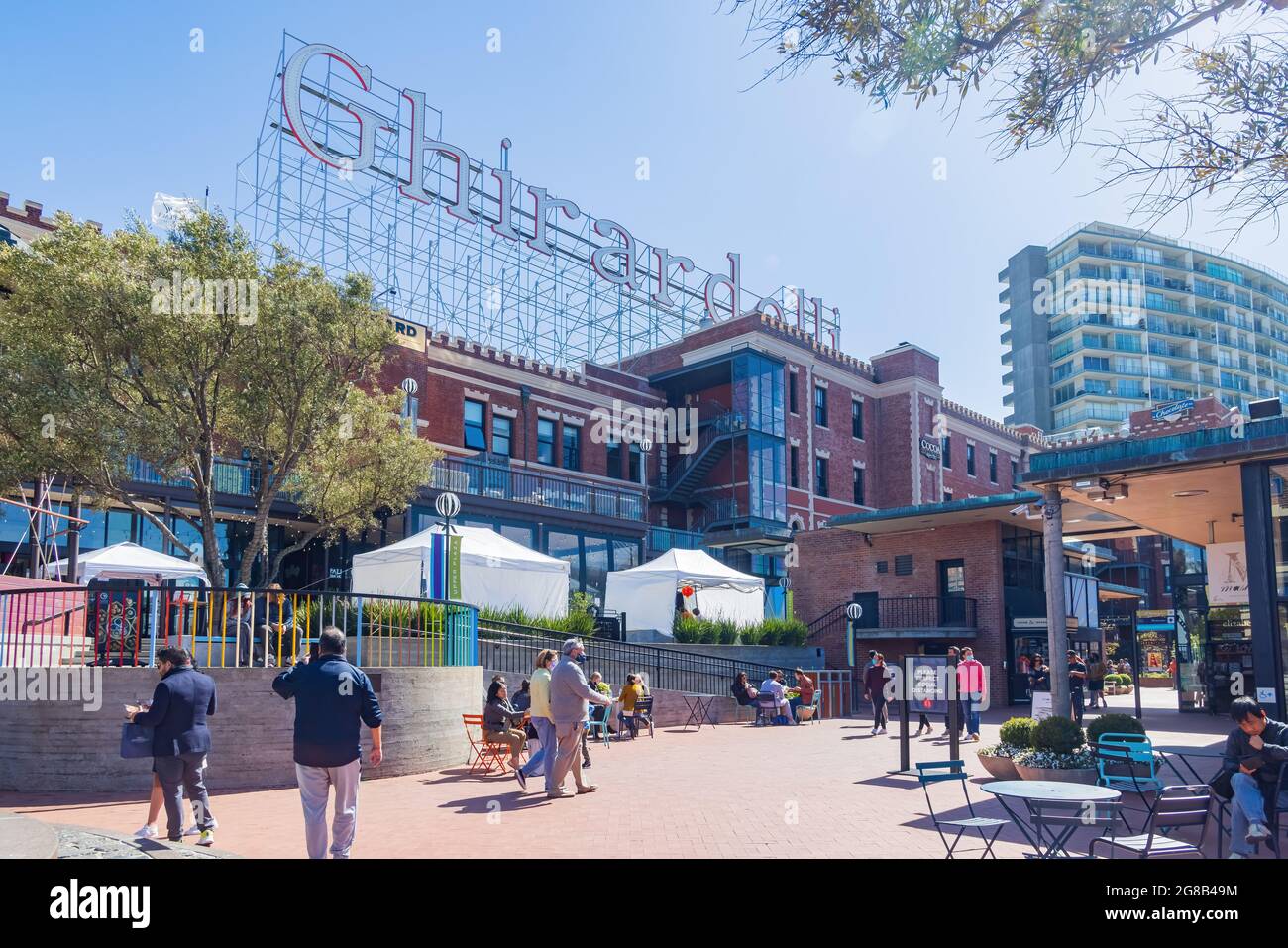 Ghirardelli square hi-res stock photography and images - Alamy