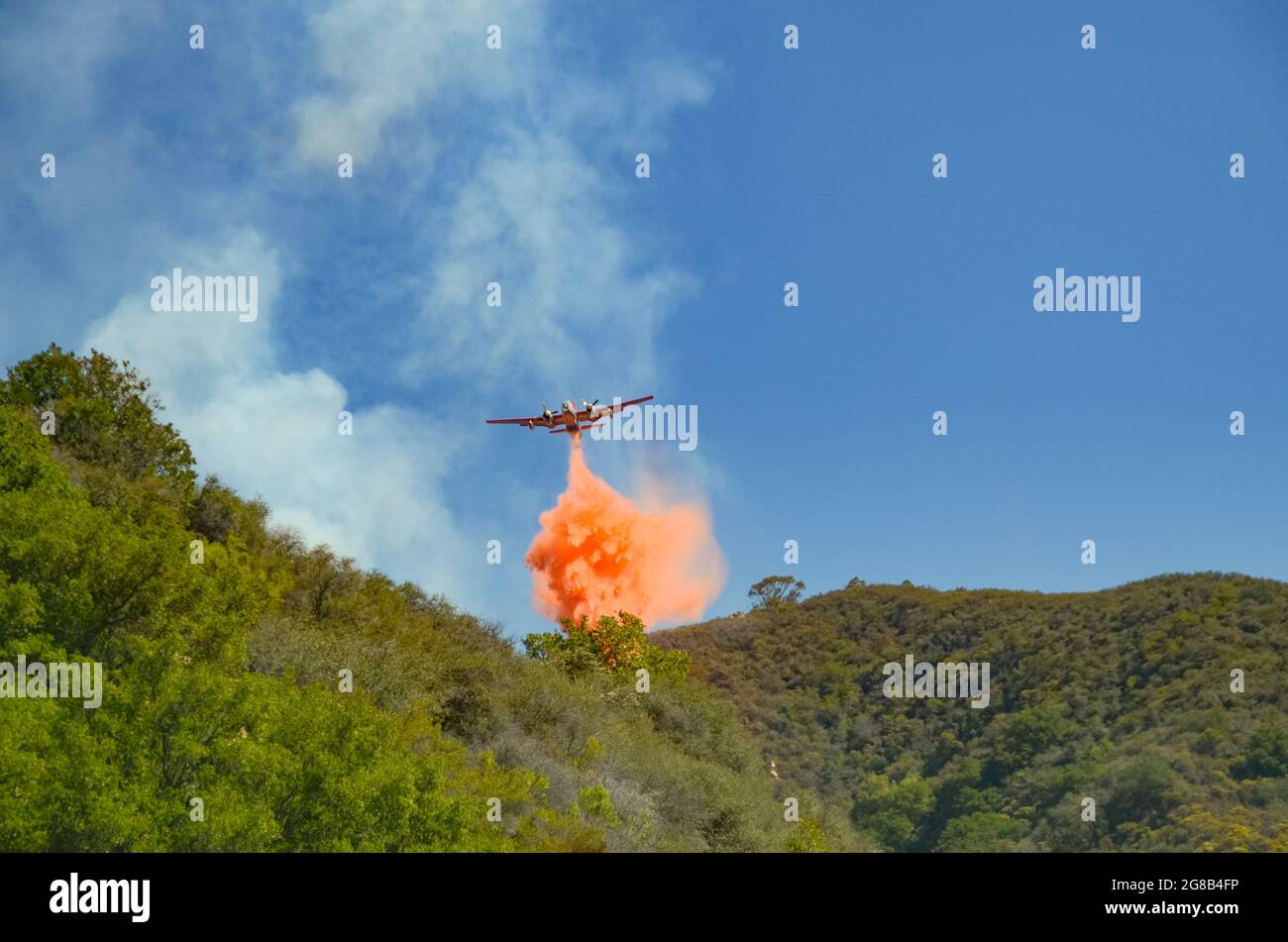 Santa Barbara County Wildfire. Aerial Firefighting Stock Photo - Alamy