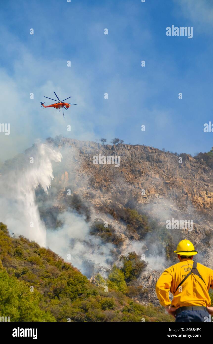 Aerial firefighting hi-res stock photography and images - Alamy