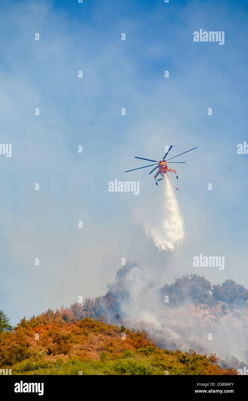 Aerial firefighting hi-res stock photography and images - Alamy