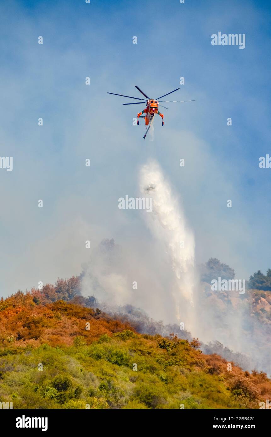 Santa Barbara County Wildfire. Aerial Firefighting Stock Photo - Alamy