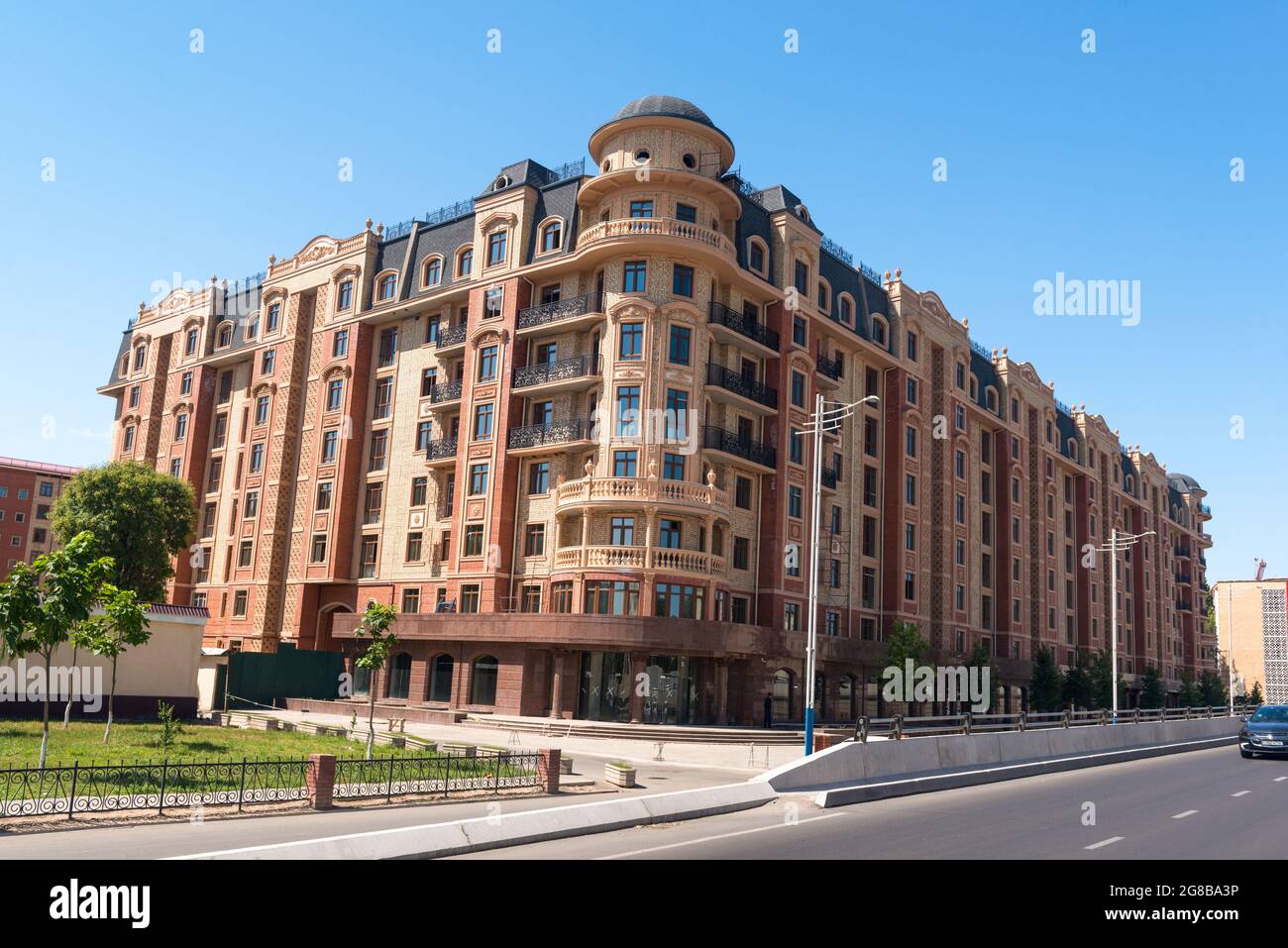 Modern apartment complex design. Panoramic view Stock Photo - Alamy