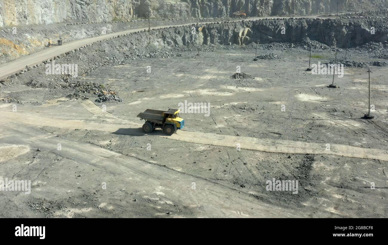 Quarry for the extraction of granite. Granite quarry Stock Photo - Alamy