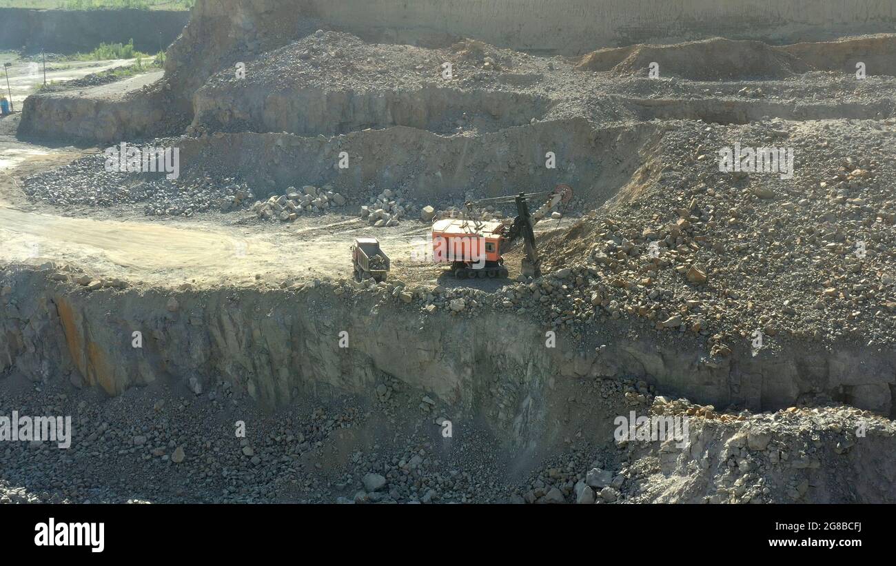 Quarry for the extraction of granite. Granite quarry Stock Photo - Alamy