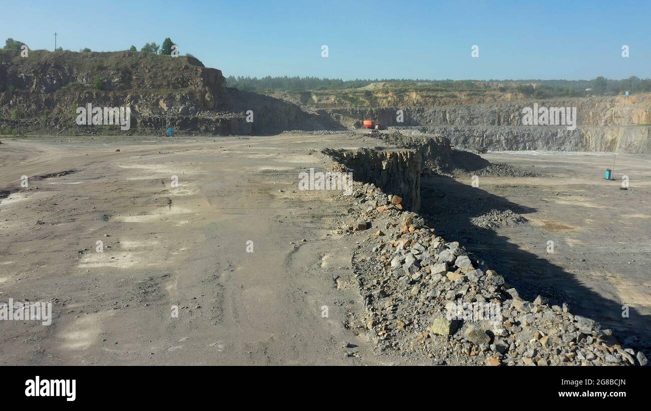 Quarry for the extraction of granite. Granite quarry Stock Photo - Alamy