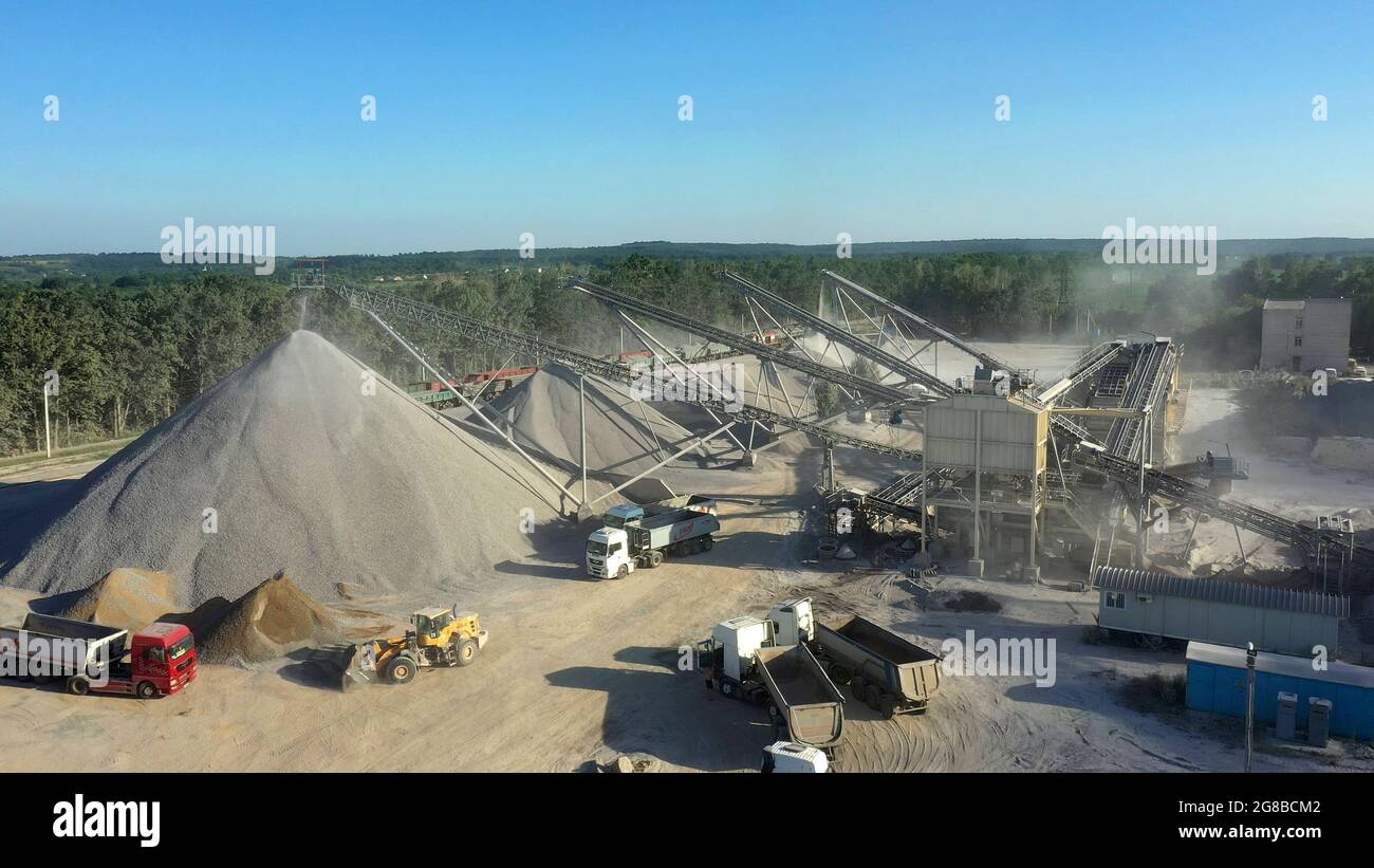 Quarry for the extraction of granite. Granite quarry Stock Photo - Alamy