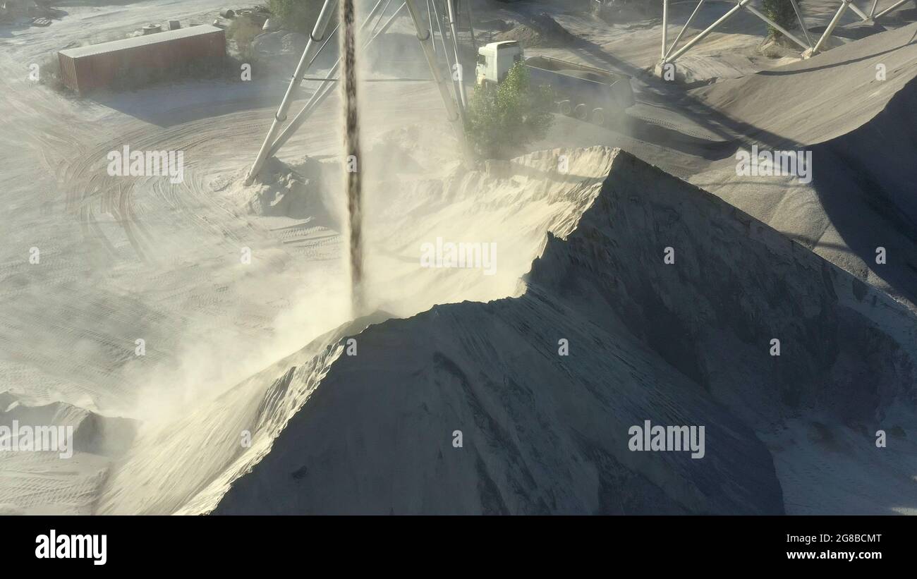 Quarry for the extraction of granite. Granite quarry Stock Photo - Alamy