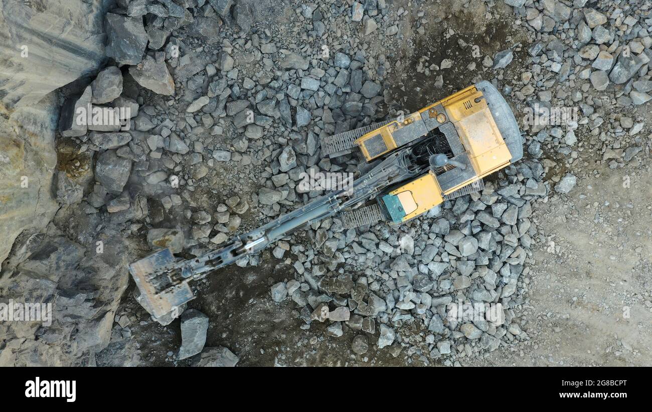 Quarry for the extraction of granite. Granite quarry Stock Photo - Alamy