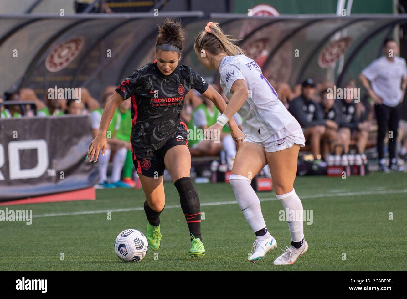 Sophia Smith (9 Portland Thorns) and Courtney Petersen (17 Orlando ...