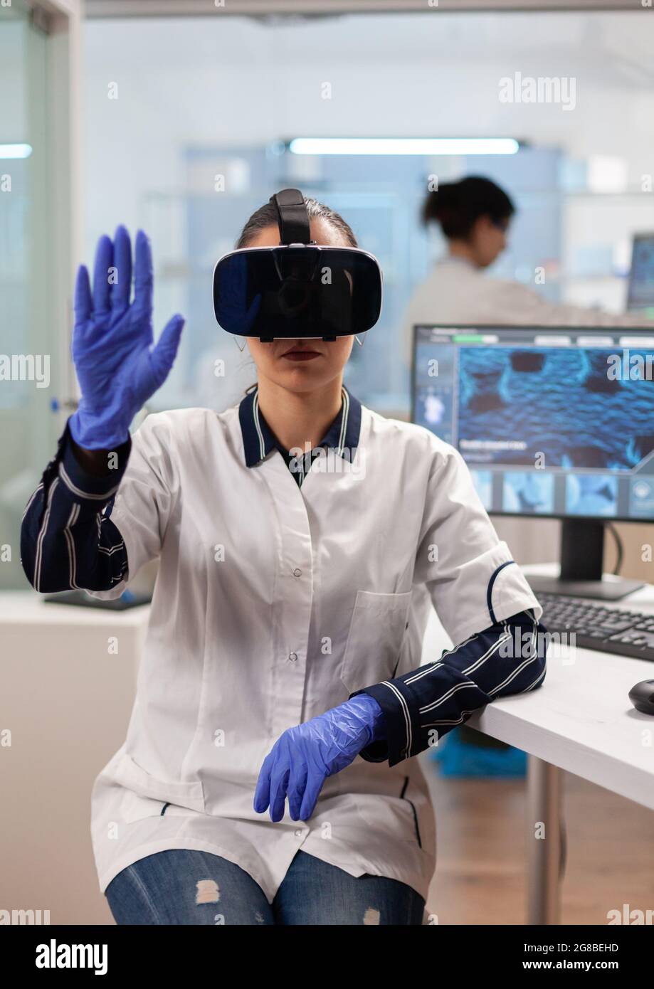 Medical vr device hi-res stock photography and images - Alamy