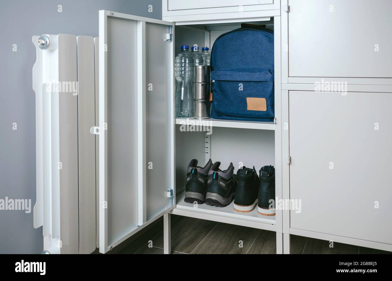 72 hour backpack hi-res stock photography and images - Alamy