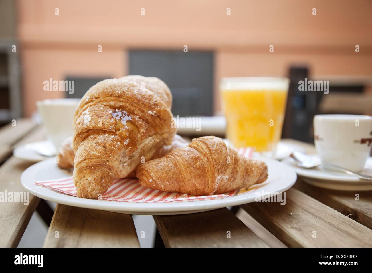 Italian coffee bar hi-res stock photography and images - Alamy