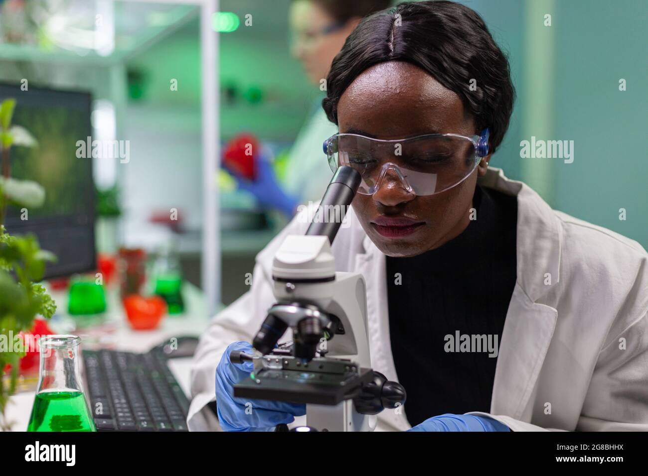 Microscope slide liquid sample biological hi-res stock photography and ...