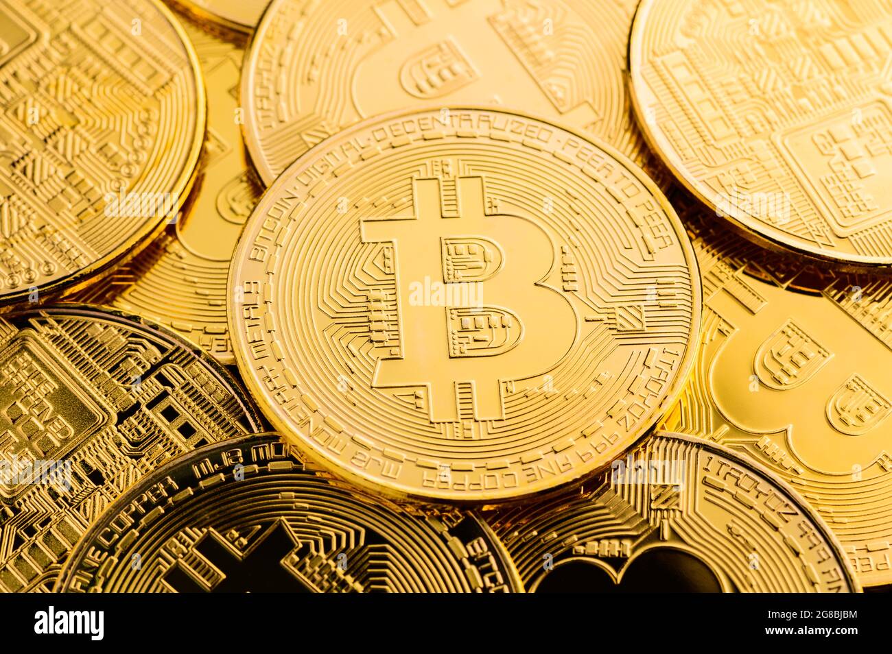 Pile gold bitcoin coins hi-res stock photography and images - Alamy