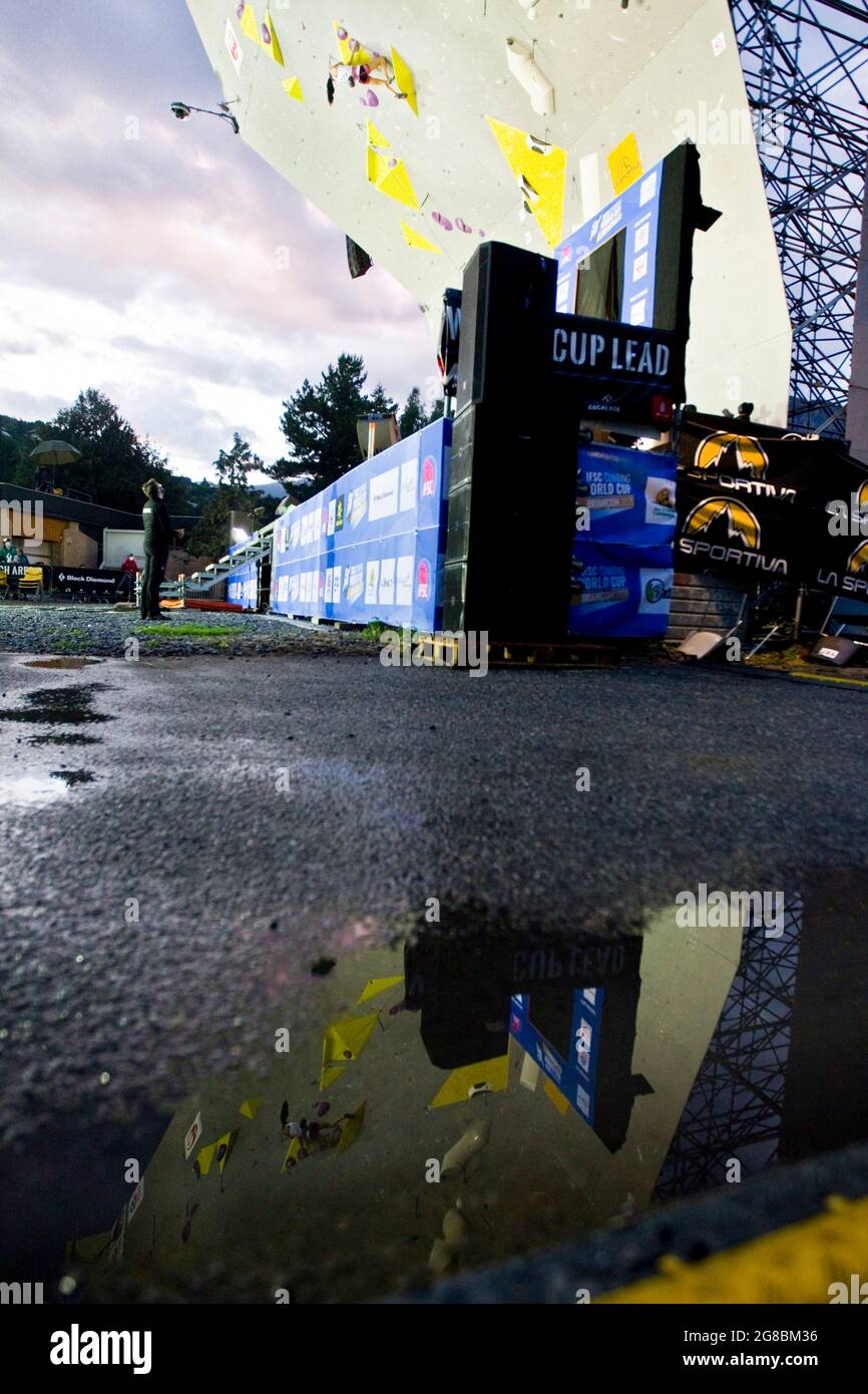 Men's and Women's Climbing World Cup here the Slovenian Lucka Rakovec ...