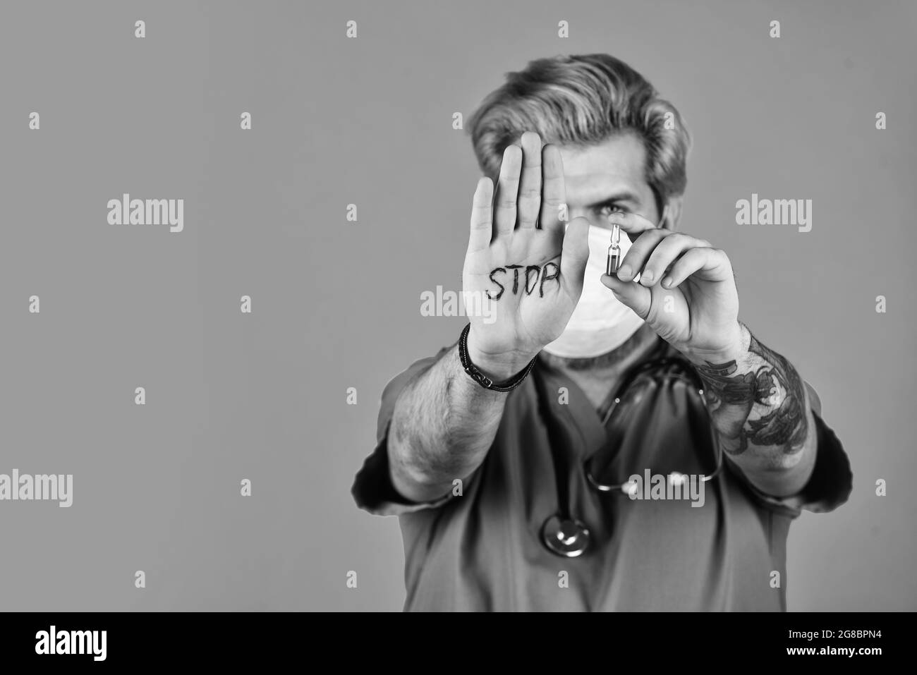 Danger zone. Epidemic infection. Critical number or density of ...