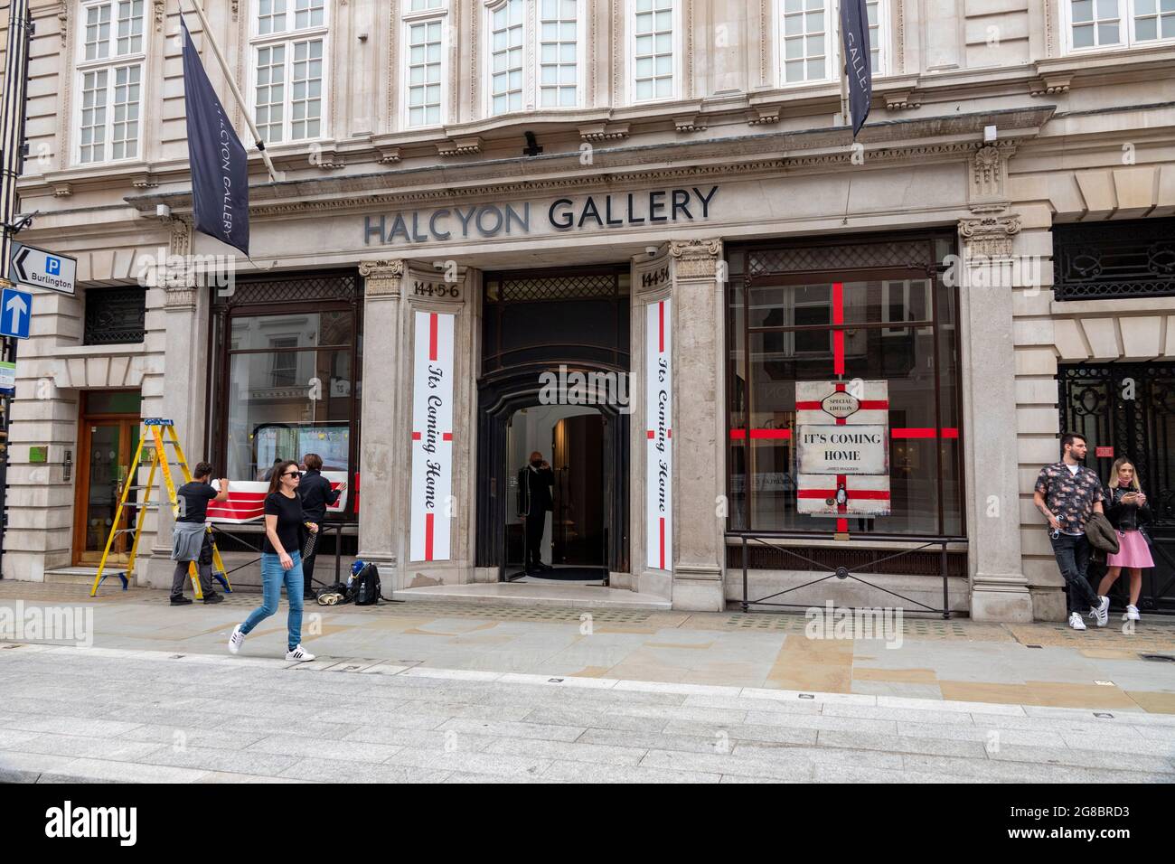 Halcyon gallery hi-res stock photography and images - Alamy