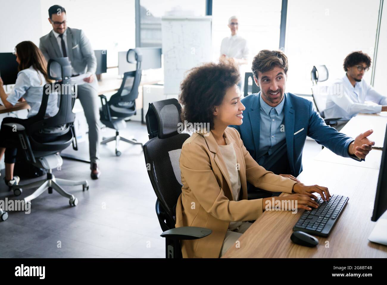 Woman programmer hi-res stock photography and images - Alamy