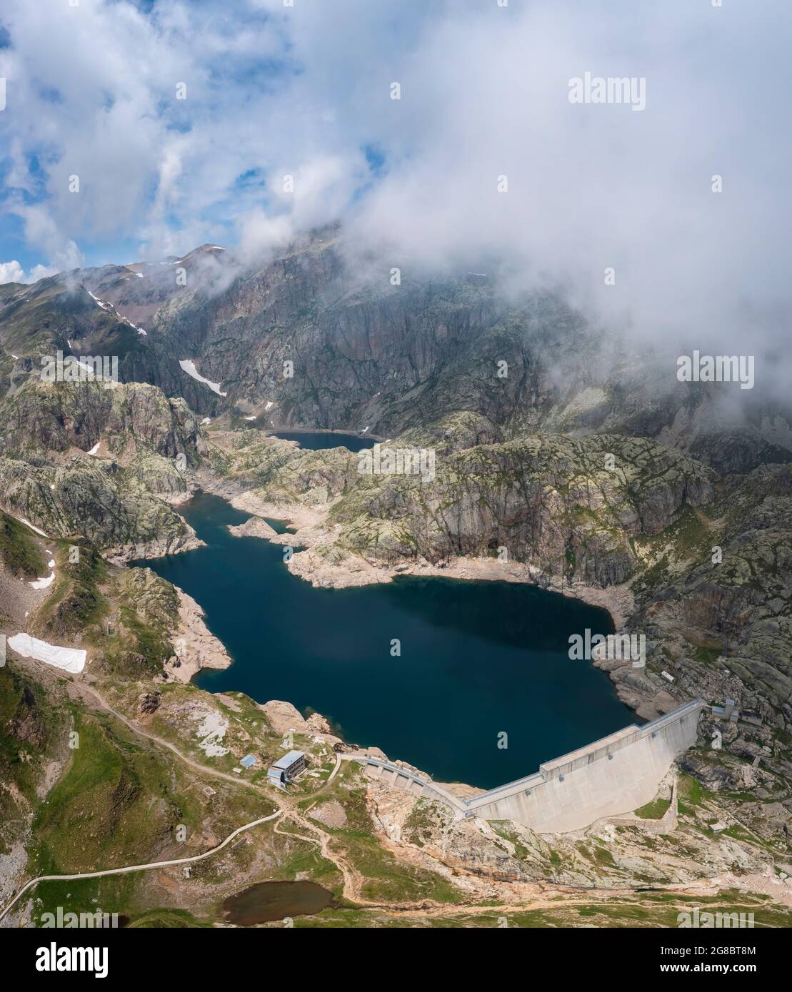 Aerial dam lake district hi-res stock photography and images - Alamy
