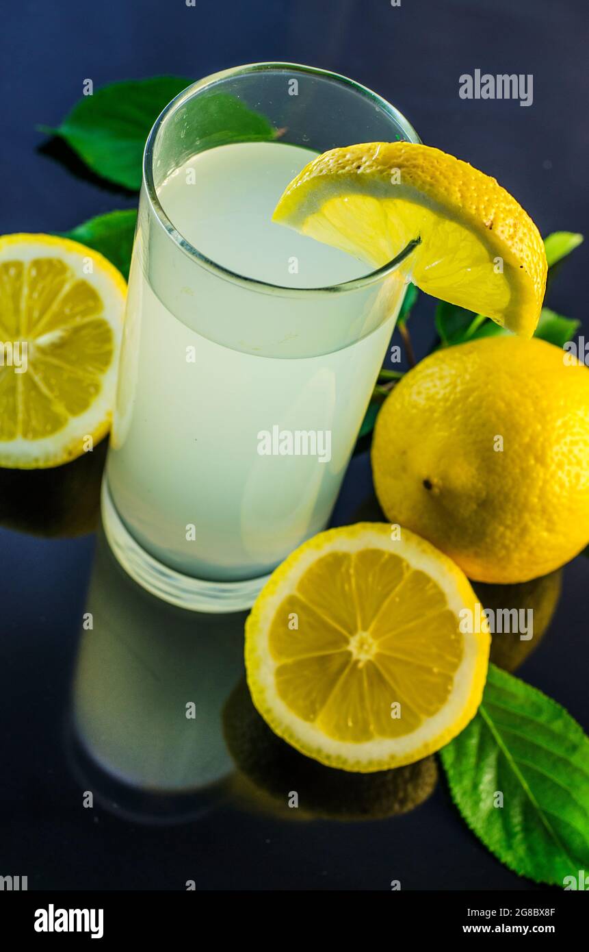 100 percent raw food hi-res stock photography and images - Alamy
