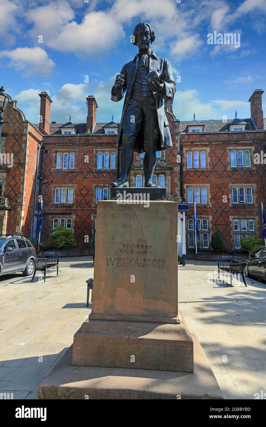 A statue of Josiah Wedgwood, with the North Stafford Hotel in the ...